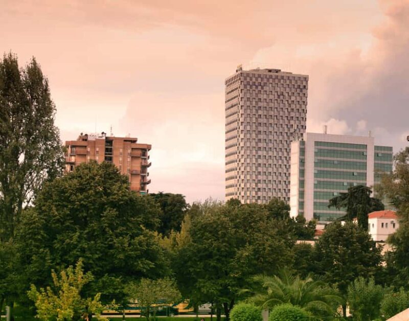 Tirana: Express Walking Tour of Main Sights with Local Guide - A Practical Look at the Experience