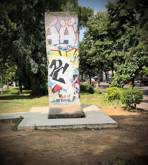 Tirana: Walking Tour through Attractions of Historic Center - Analyzing the Value