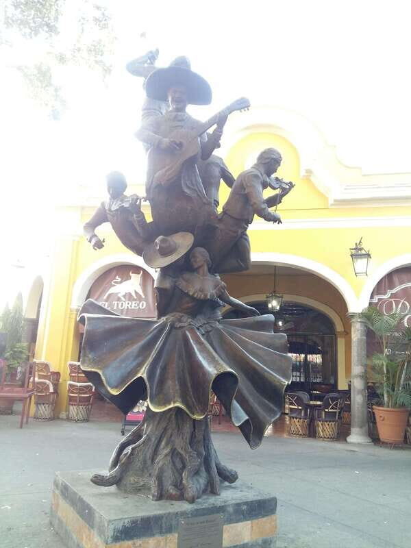 Tlaquepaque Magic Town: Artisans, Traditions, Architecture - The Sum Up