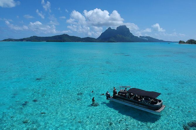 Toa Boat Bora Bora Private Lagoon tour with Lunch on Entertainer Bar Boat - Key Points