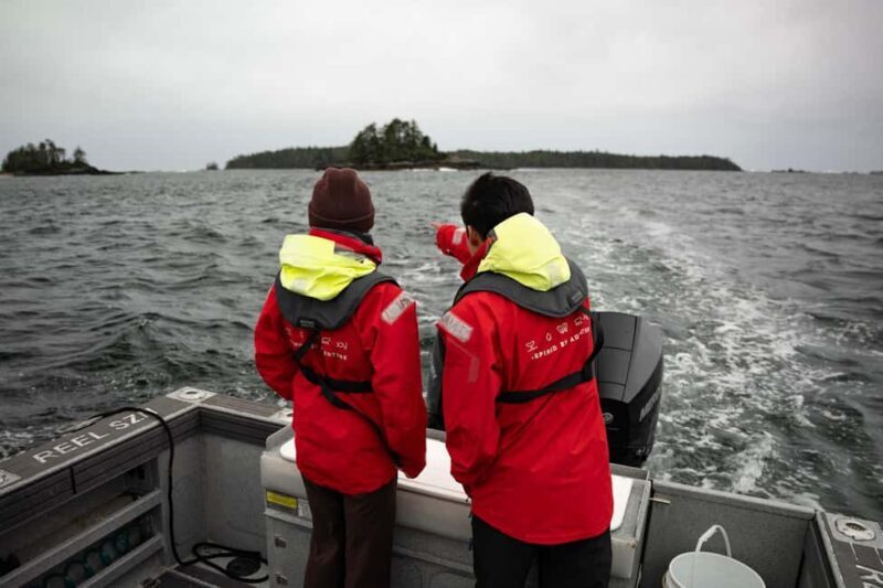 Tofino: Private Boat Tour with Big Tree Trail & Crabbing - An Experience Packed with Scenic Beauty and Adventure
