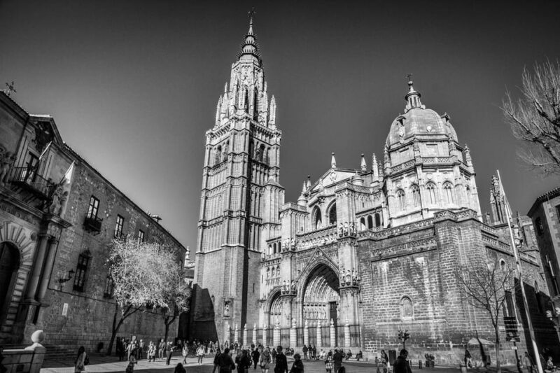 Toledo Cathedral Guided Tour in Spanish - Key Points