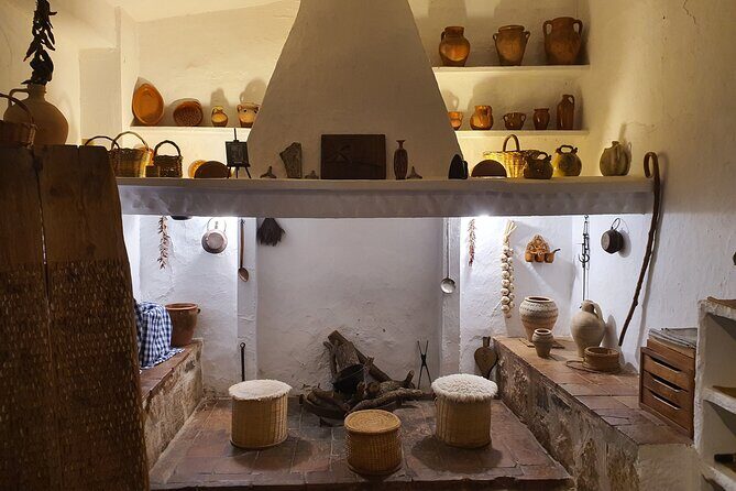 Toledo small group, Winery, Windmiils, Lunch included. - Wine Tasting at Bodegas Jesus Diaz e Hijos