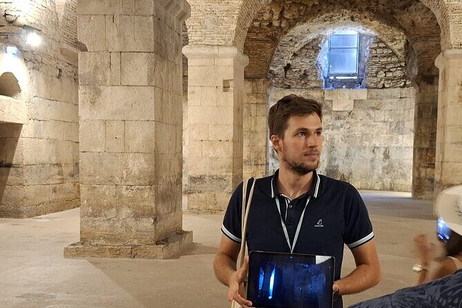 Top-Rated Split Game of Thrones and History City Walk - Dracarys! - A Detailed Look at the Split Game of Thrones and History Tour