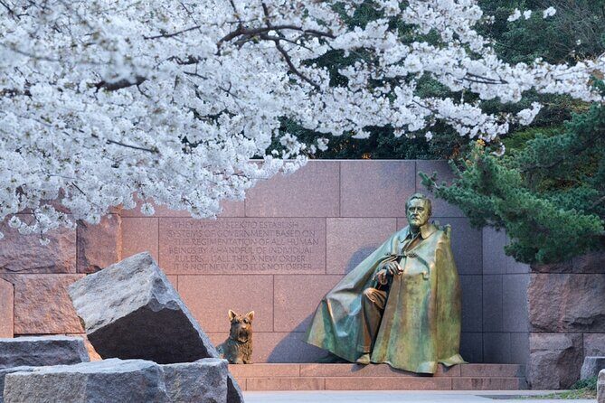 Top Tidal Basin Explorer of Thomas Jefferson FDR & MLK Memorials - Who is This Tour Best For?