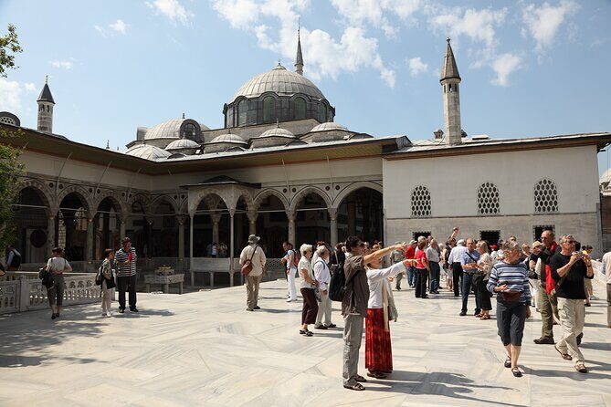 Topkapi Palace and Harem Guided tour with Skip-the-Line Tickets - An Overview of the Experience