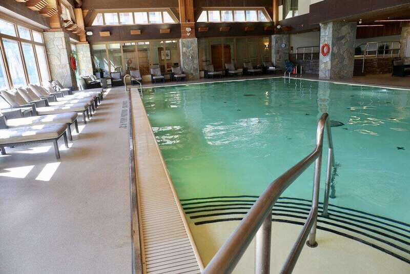 Toronto: Casino Rama VIP RV Tour with Private Driver - Dining and Shopping at Casino Rama