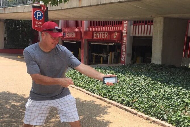 Toronto City Scavenger Hunt Excursion by Wacky Walks - Exploring the Toronto Scavenger Hunt Experience