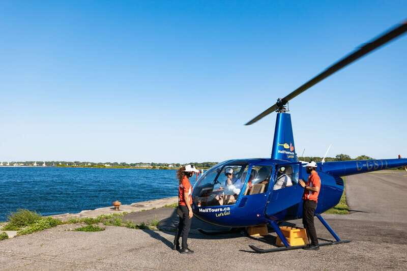 Toronto: City Sightseeing Helicopter Tour - The Guides and the Overall Atmosphere