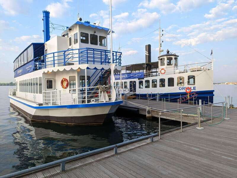 Toronto: City Views Harbor Cruise - FAQs
