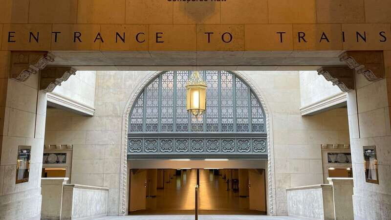 Toronto: Experience PATH - A 32km/24mile underground walkway - The Experience and Atmosphere