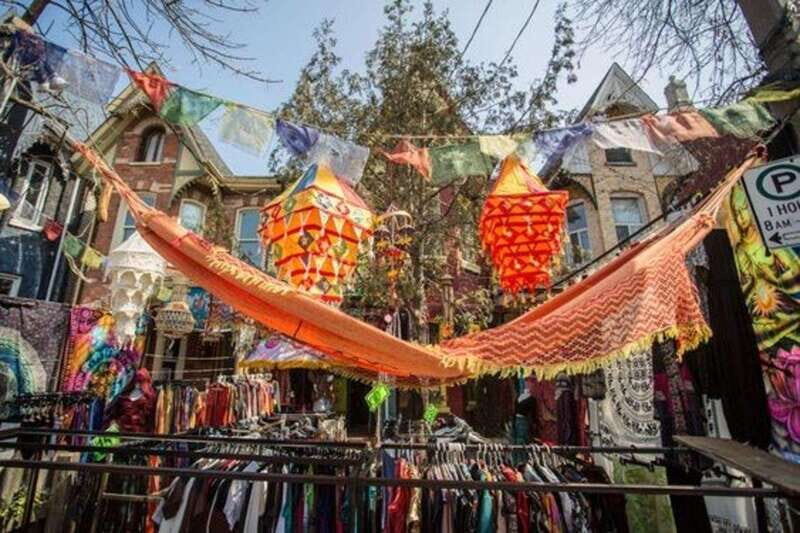 Toronto: Guided Walking Tour of Must-See Attractions - Practical Details & Tips for Travelers