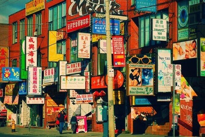 Toronto Must-See Attractions Walking Tour With A Guide - The Detailed Breakdown: What to Expect from the Tour