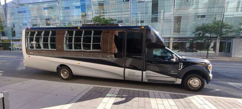 Toronto: Niagara Falls Bus Tour with Maple Tasting and NOTL - Arrival and Sightseeing Highlights