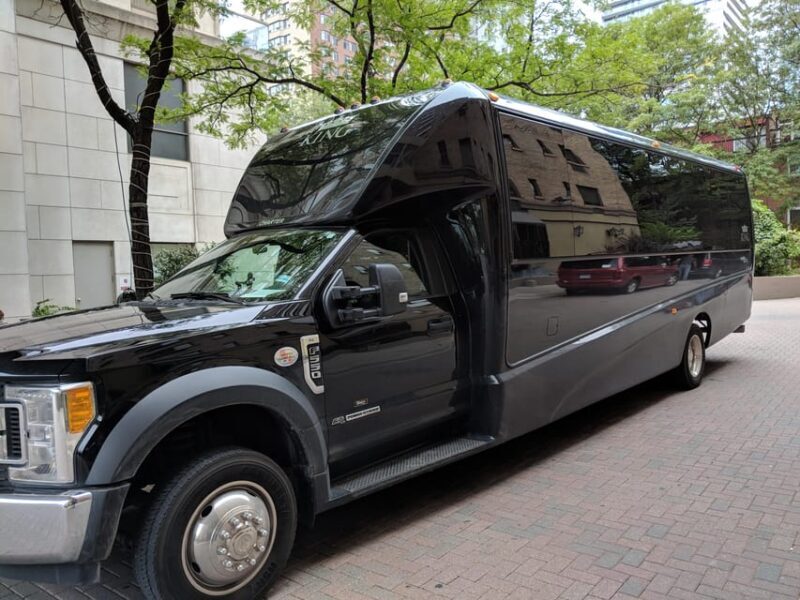 Toronto: Niagara Falls Bus Tour with Maple Tasting and NOTL - Time in Niagara-on-the-Lake