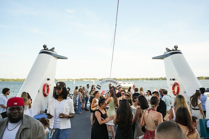Toronto Premier Dinner Cruise on Odyssey in Toronto Harbour - The Experience in Detail