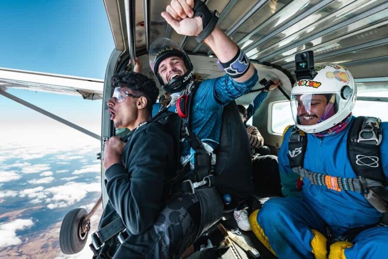 Torquay: Skydive over The Great Ocean Road - opt Melb pickup - What to Expect from This Skydiving Experience
