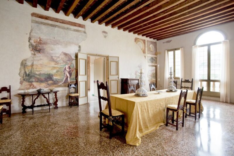 Torreglia: Villa dei Vescovi - The Frescoes and Artistic Elements