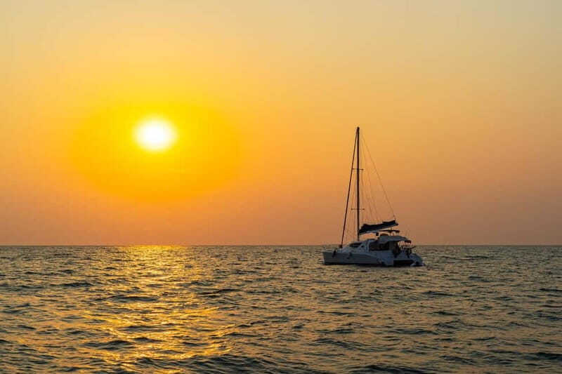 Torrevieja: Sundowner tour on the catamaran Apaleo - Key Points