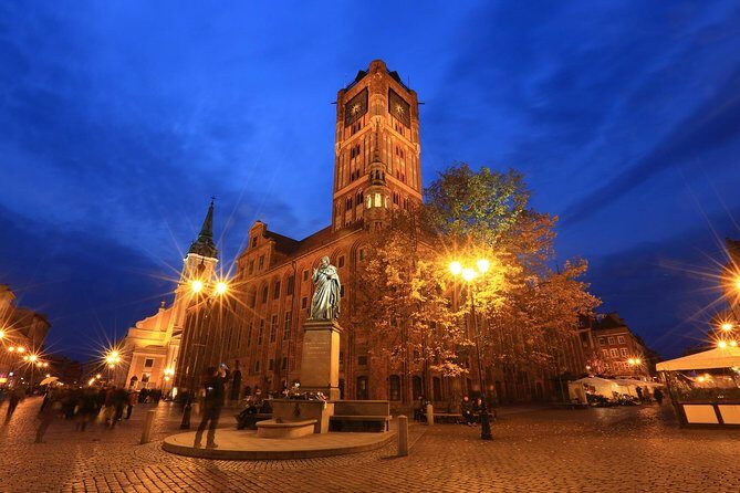 Torun Living Museum of Gingerbread and Old Town Private Walking Tour - Key Points
