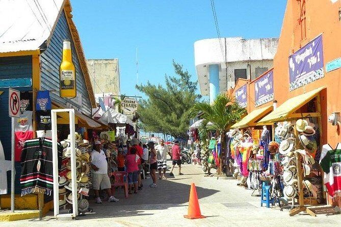 Tour Catamaran Sailing from Cancun to Isla Mujeres - With Open Bar - FAQ