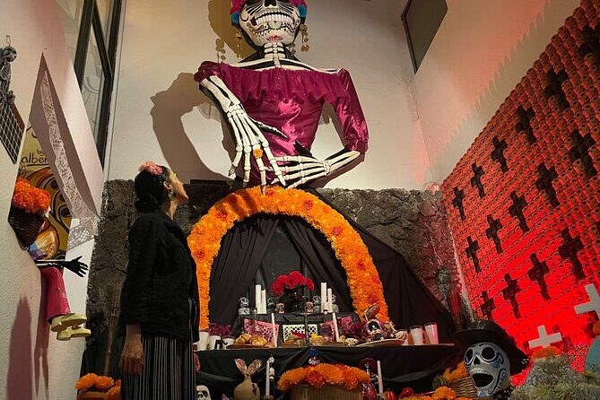 Tour cultural e inmersivo en Casa Dia de Muertos - An In-Depth Look at the Tour