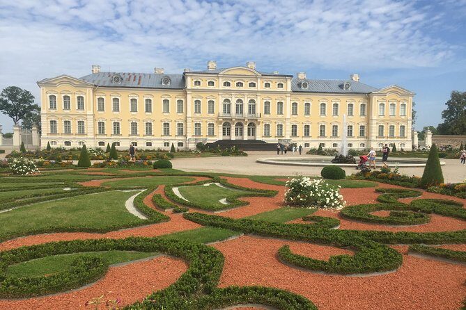 Tour from Vilnius - Riga via The Hill of Crosses, Rundale, Bauska - The Hill of Crosses: A Must-See Religious and Cultural Landmark