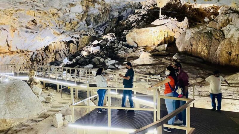 Tour "Grutas Bustamante" + Guía + Transfer + Tickets - Boca de Leones Canyon & Ojo de Agua San Lorenzo