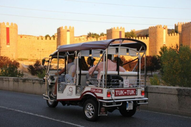 Tour Guiado En Tuk Tuk Recorre Avila De La Forma Mas Comoda - Why a Tuk Tuk Tour Is a Smart Choice for Avila