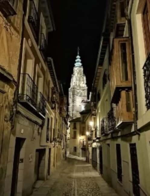 Tour Nocturno de Leyendas y Misterios con Subterráneo - A Closer Look at the Tour Itinerary