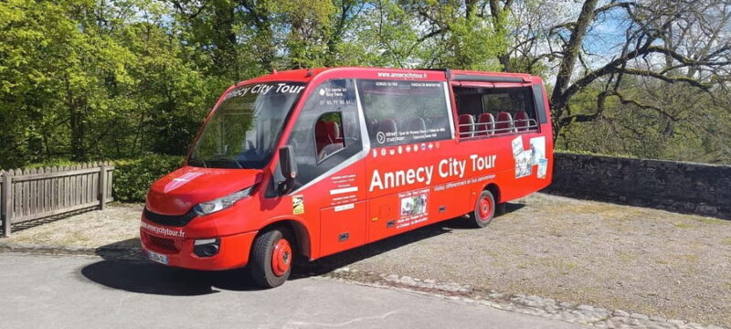 Tour of Annecy by convertible bus - Authentic Views and Unique Perspectives