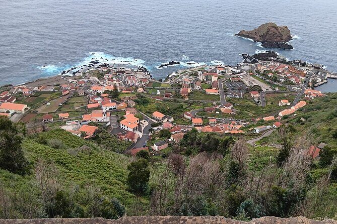 Tour of Madeira Island West and North 110 Euros per car - Stop 2: Cascata dos Anjos