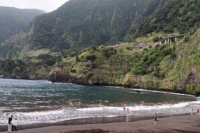Tour of Madeira Island West and North 110 Euros per car - Stop 8: Porto Moniz Natural Pools