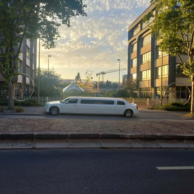 Tour of Paris by limousine by day or night. - What to Expect from the Limousine Tour of Paris