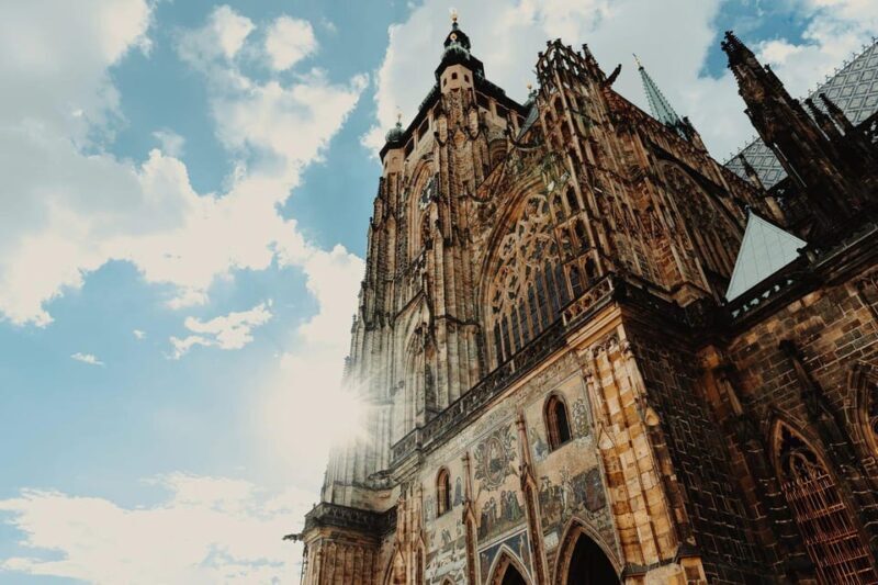 Tour of Prague Castle in italian language ticket included - An Introduction to the Prague Castle Experience