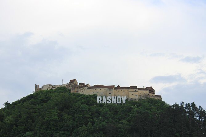 Tour of the 3 Castles: Bran, Rasnov and Peles in Spanish (native Spanish guide). - FAQs