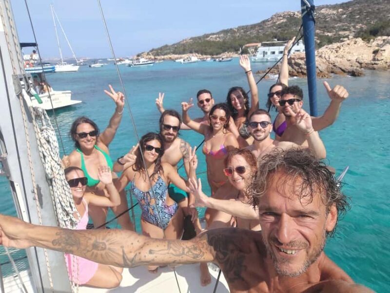 Tour of the islands of the archipelago with lunch and drinks - Key Points