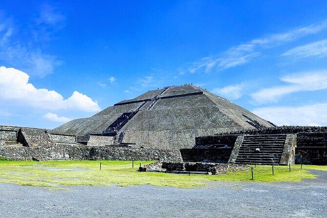 Tour to Teotihuacan by Panoramic Bus with Food Option - What Makes This Tour Stand Out?