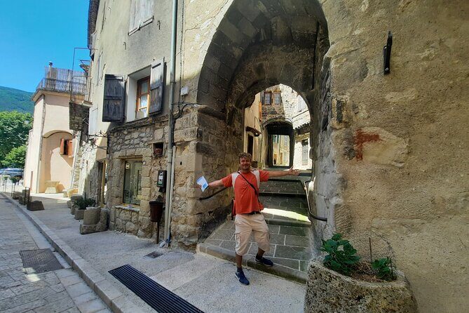 Tour with the Mountain Train, Trek to Mystic Forest and Castle - FAQ