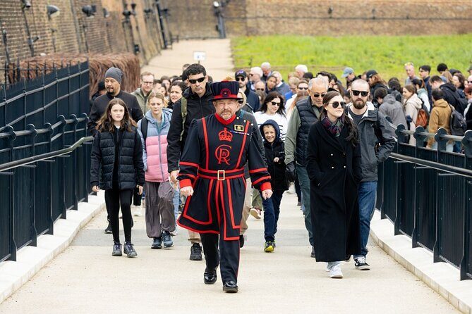 Tower of London & Crown Jewels Tour with Beefeater Meet & Greet - Key Points