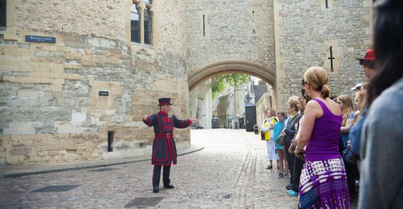 Tower of London Early Access & Beefeater Opening Ceremony - Self-Guided Exploration