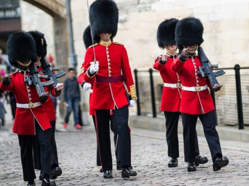 Tower of London: Early Access with Crown Jewels & Beefeaters - Key Points