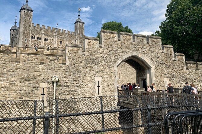 Tower of London: Opening Ceremony & Early Crown Jewels Access - Transportation, Timing & Group Size