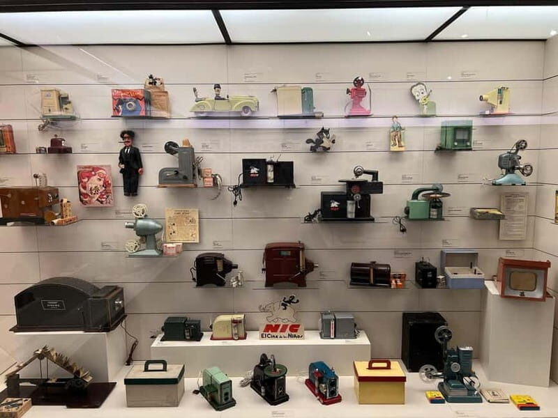 Toy Museum: toys belonging to Anna Maria and Salvador Dalí and García Lorca - Exhibits and Themes