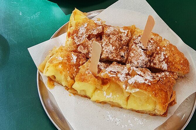 Traditional breakfast in markets with olive oil and honey tasting - Key Points  