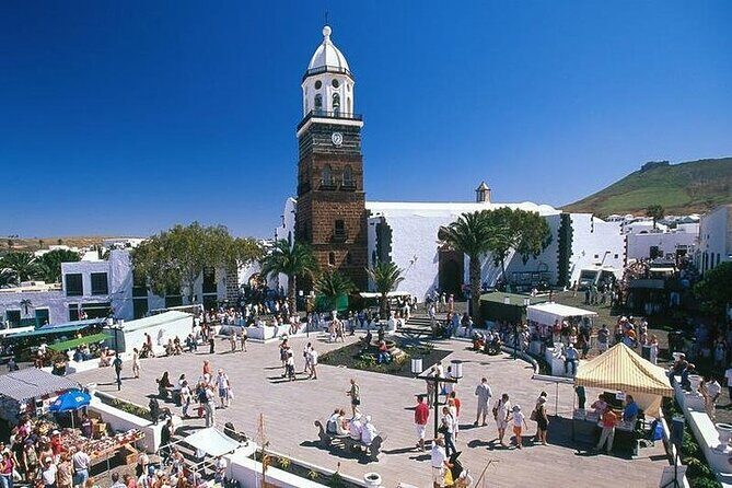 Traditional Canarian street market and marine reserve of La Graciosa - The Value Proposition