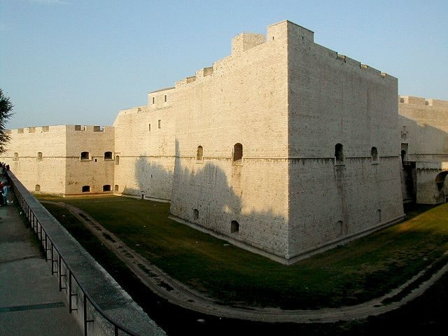 Trani: Walking Tour - Discovering Trani: A Tour Designed for Curious Travelers