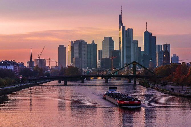 Transfer Frankfurt City Center to Frankfurt am Main Airport (FRA) - Why Choose This Transfer Service?