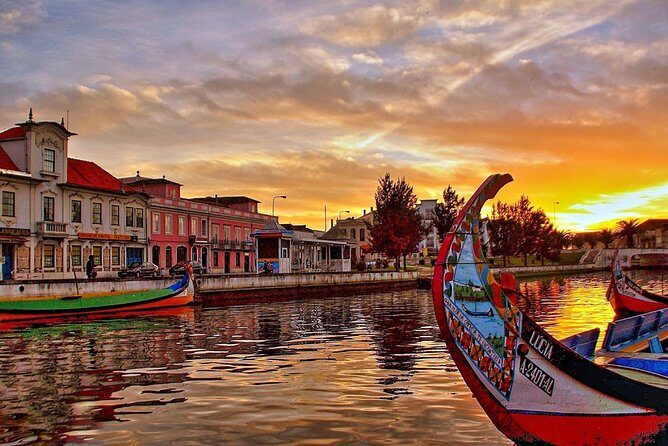 Transfer from Lisbon to Porto with visits on the way - Aveiro: Portugal’s Colorful Canal City