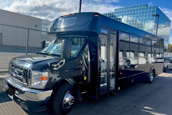 Transfer from Pearson Airport to Toronto by 24 Passenger Bus - Introduction